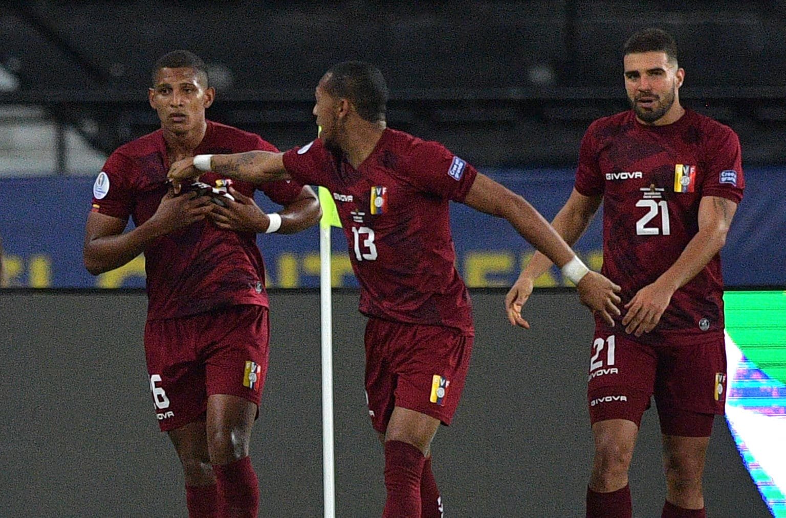 Venezuela 2-2 Ecuador: Edson Castillo, con la fuerza del Orinoco ...